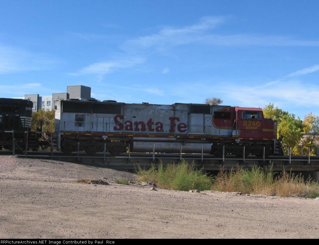 BNSF 8246